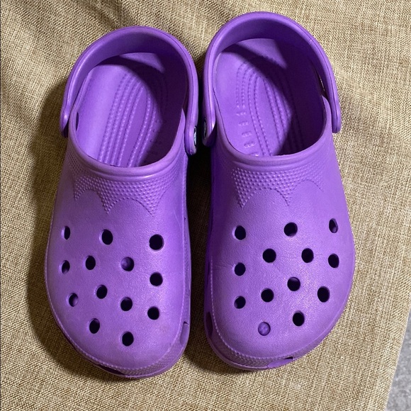CROCS | Shoes | Crocs Purple Sandals With Ventilation And Heel Strap ...